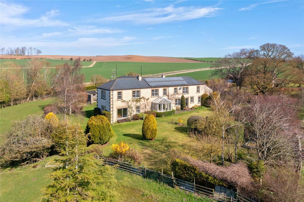 Ladeddie Barns, Pitscottie, Cupar... 6 bed house for sale - £795,000