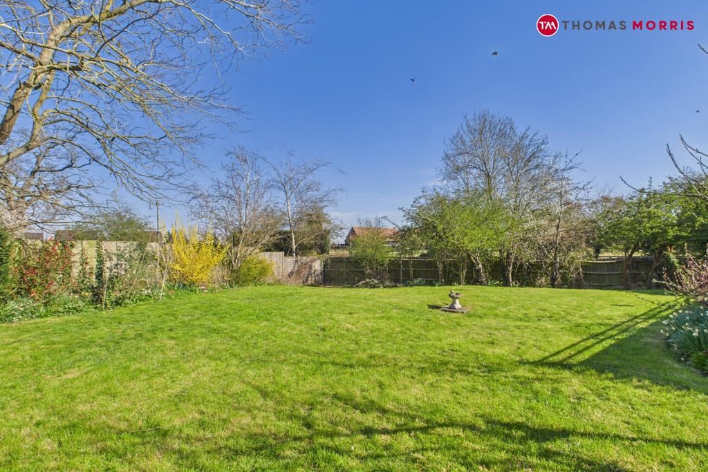 Shakespeare Drive, Biggleswade SG18 3 bed semi-detached house for sale ...
