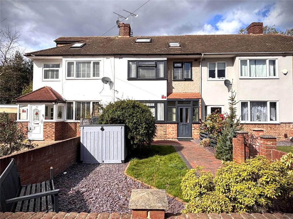 Kelly Way, Chadwell Heath, RM6 4 bed terraced house - £500,000