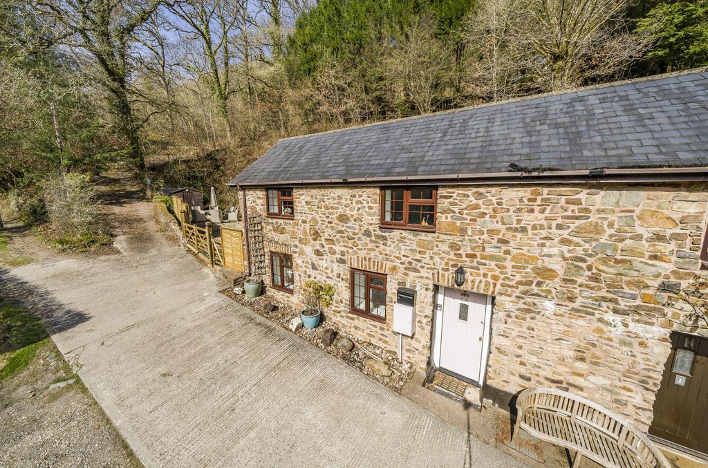 Oakford, Tiverton, Devon, EX16 3 bed terraced house - £375,000