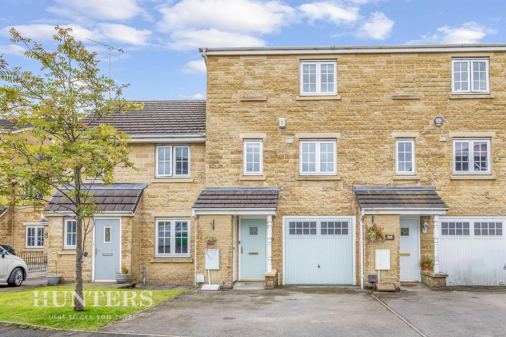 Wasp Mill Drive, Wardle, OL12 9BB 3 bed townhouse - £245,000