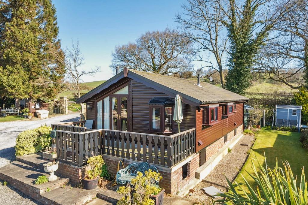 Spring Lane, Kearby 2 bed park home for sale - £175,000
