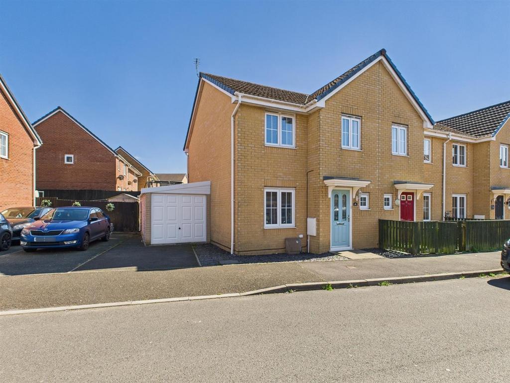 Heol Bryncethin, Bridgend CF32 3 bed end of terrace house for sale - £ ...