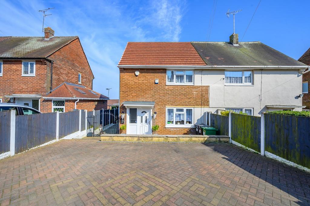 Springbank Road, Leeds, LS27 3 bed semi-detached house for sale - £245,000