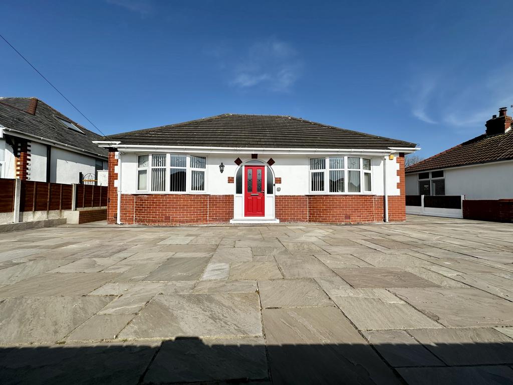 Fleetwood Road, Cleveleys FY5 4 bed bungalow for sale - £399,950