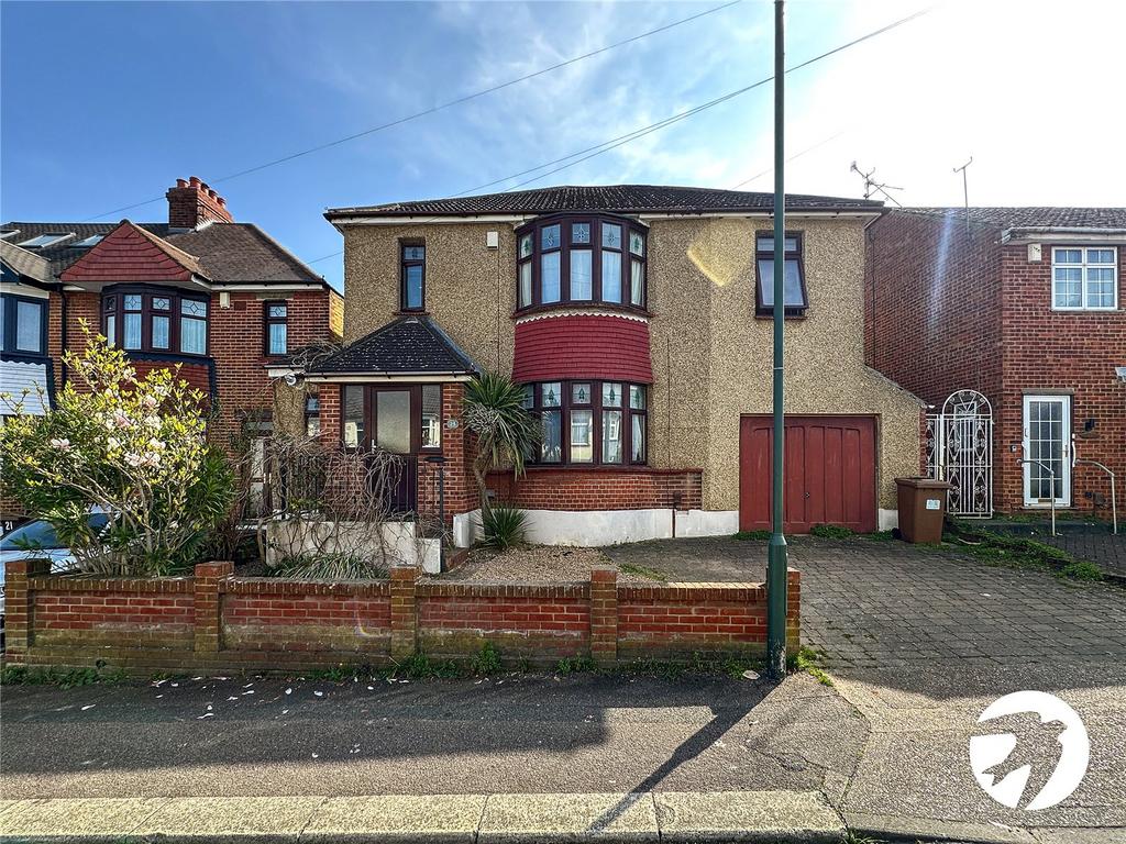 Horsted Avenue, Chatham, Kent, ME4 4 bed detached house for sale - £450,000