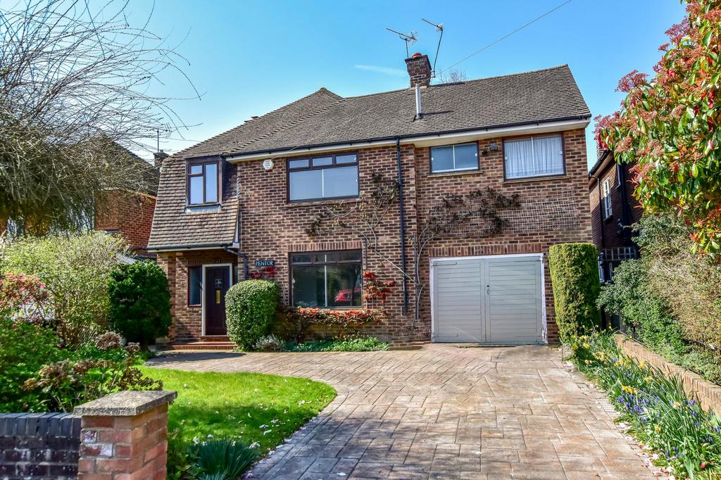 Cassiobury Drive, Watford, WD17 4 bed detached house - £1,000,000
