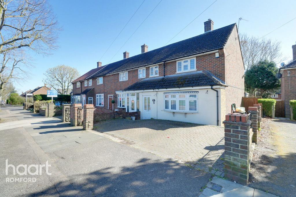 Dagnam Park Drive, Romford 3 bed end of terrace house - £2,200 pcm (£ ...