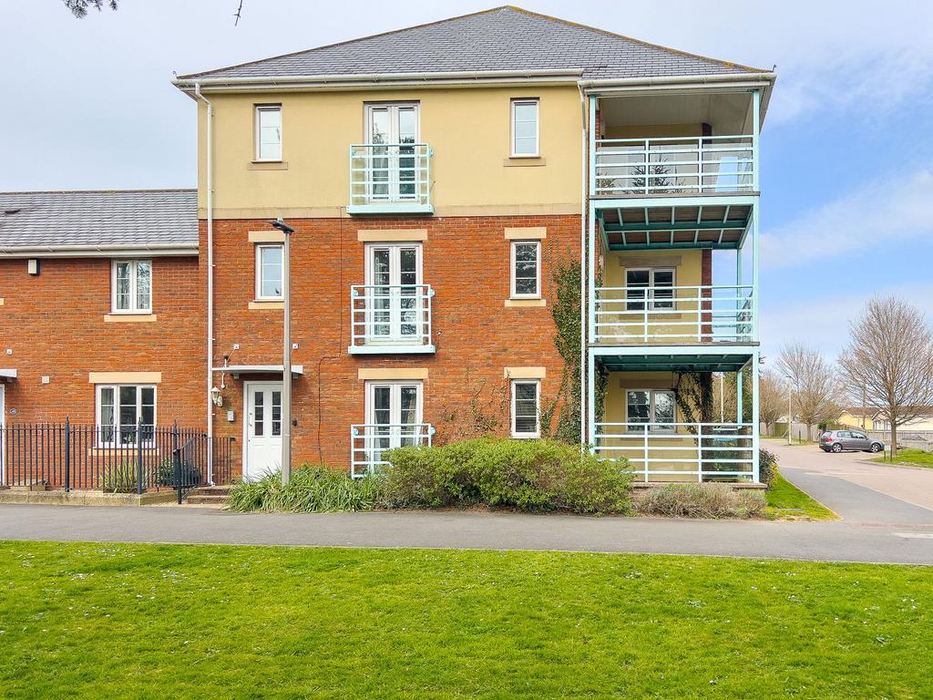 Russell Walk, Exeter 2 bed flat for sale - £210,000