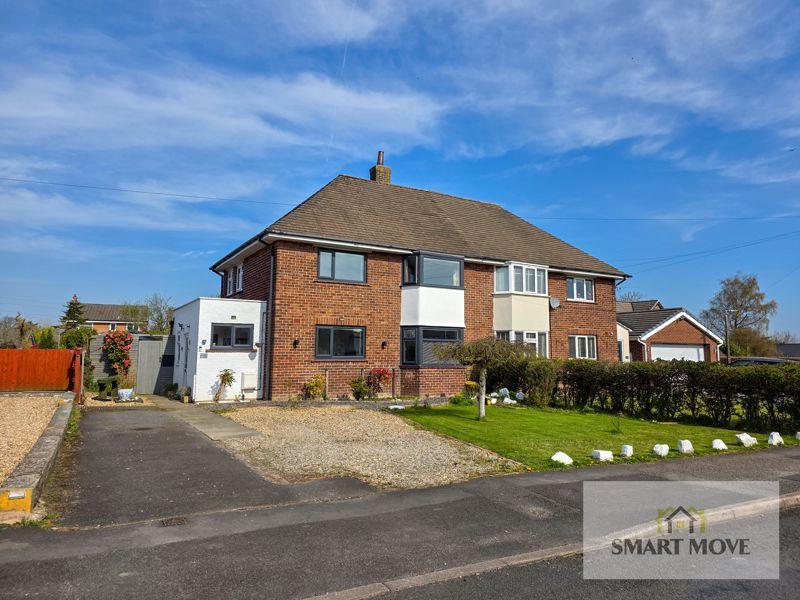 Sutton Avenue, Preston PR4 3 bed semi-detached house - £290,000