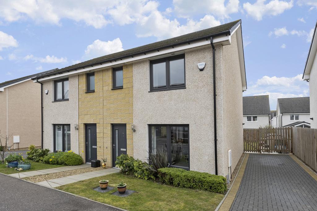 9B, Dovecote Way, Haddington, EH41 4HY 3 bed semi-detached house - £260,000
