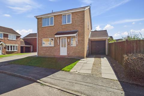 Nightingale Drive, Towcester, NN12 4 bed detached house - £400,000
