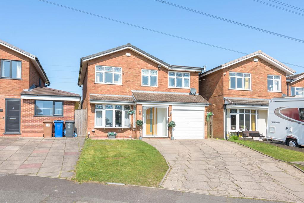 Kingsdown Road, Burntwood WS7 4 bed detached house - £400,000