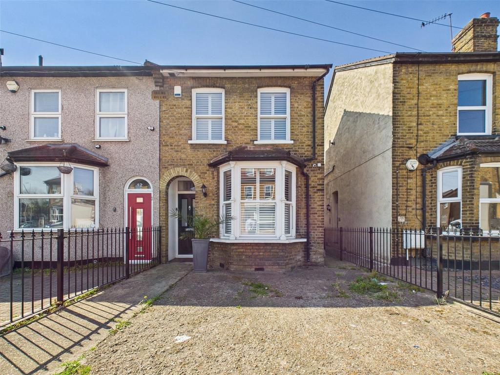 Park Lane, Hornchurch RM11 2 bed semi-detached house for sale - £425,000