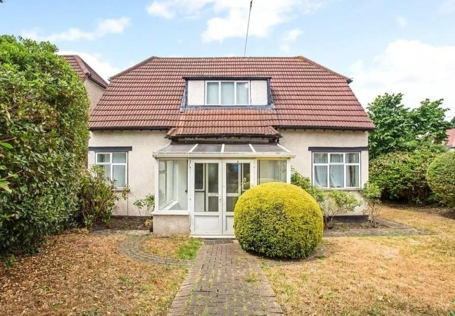 Decoy Avenue, Temple Fortune, NW11 4 bed detached bungalow for sale - £ ...