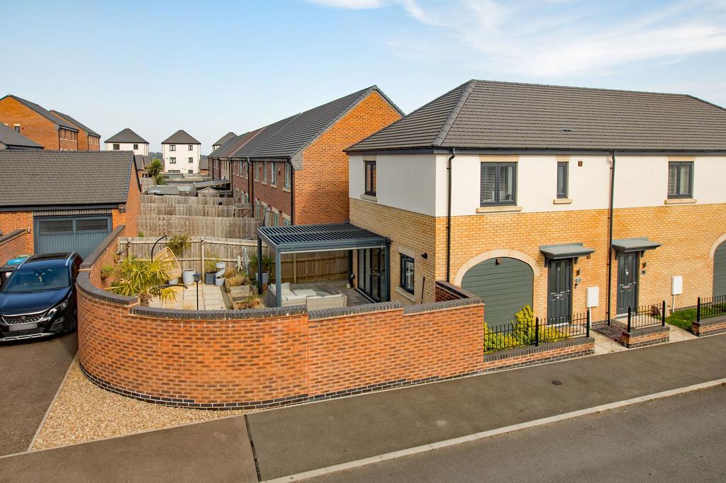 Furlong Close, Priors Hall Park NN17 2 bed end of terrace house - £245,000