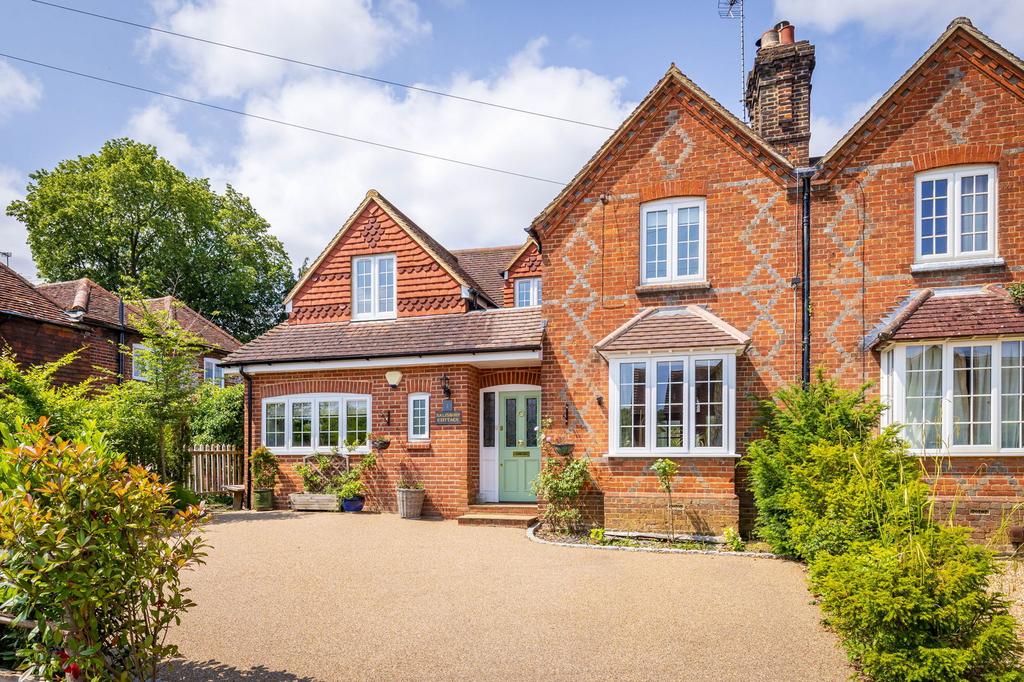 Merrow Street, Guildford, GU4 7AT 4 bed semi-detached house for sale ...