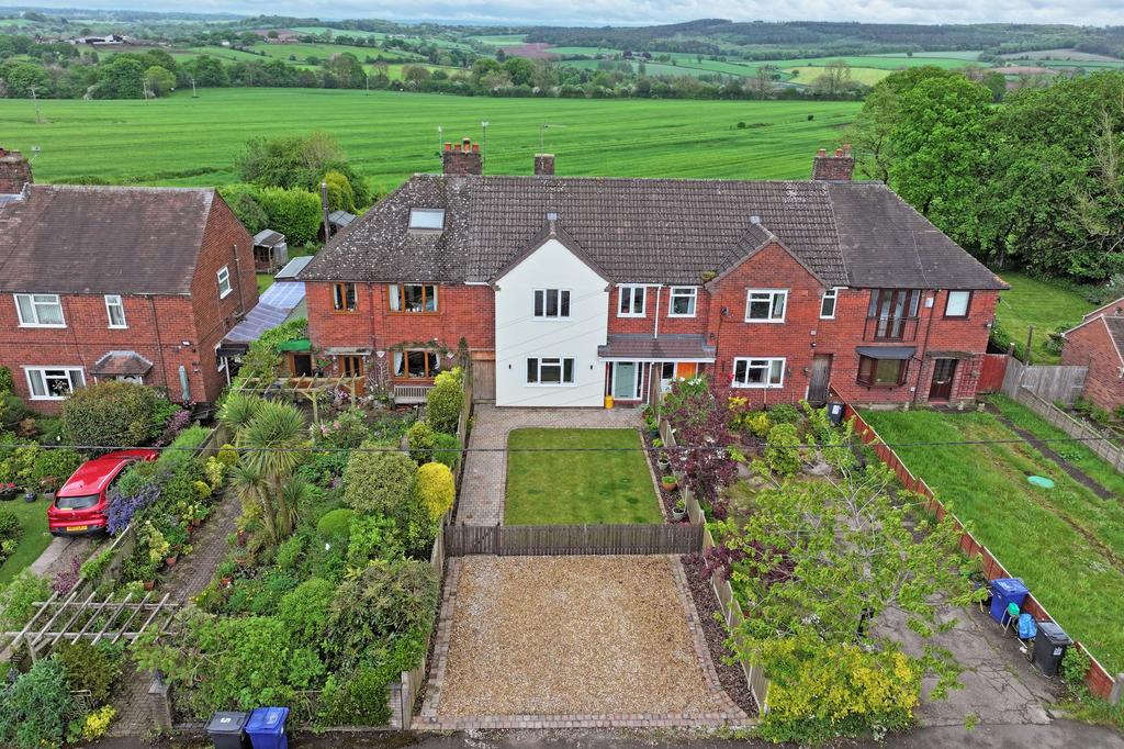 Haddon Lane, Chapel Chorlton 4 bed terraced house for sale - £290,000