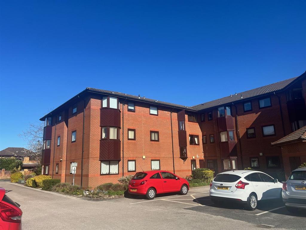 Mountfield Court, Howards Lane, Wigan 2 bed apartment - £695 pcm (£160 pw)