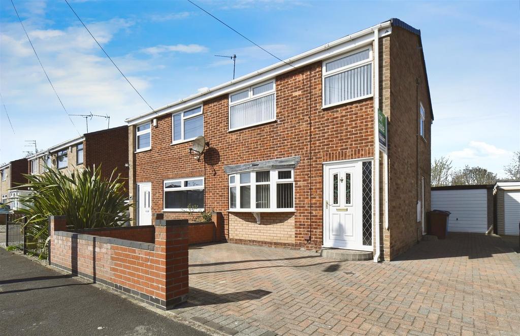 Lagoon Drive 3 bed semi-detached house - £150,000