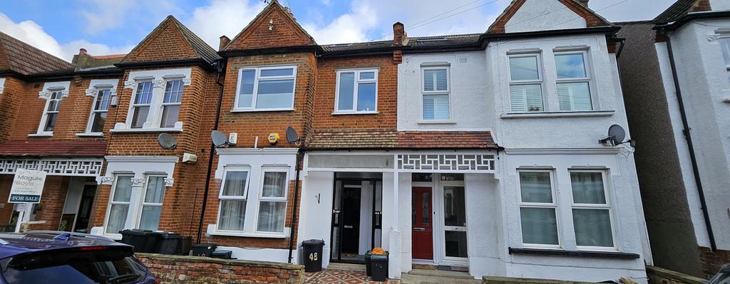 Morgan Road, Bromley, BR1 2 bed apartment - £1,650 pcm (£381 pw)