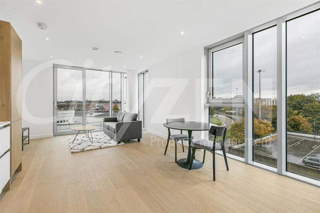 37 Clarendon Road, Watford WD17 Studio - £1,430 pcm (£330 pw)