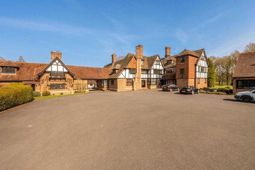 Stoke Common Road, South... 2 bed flat for sale - £400,000