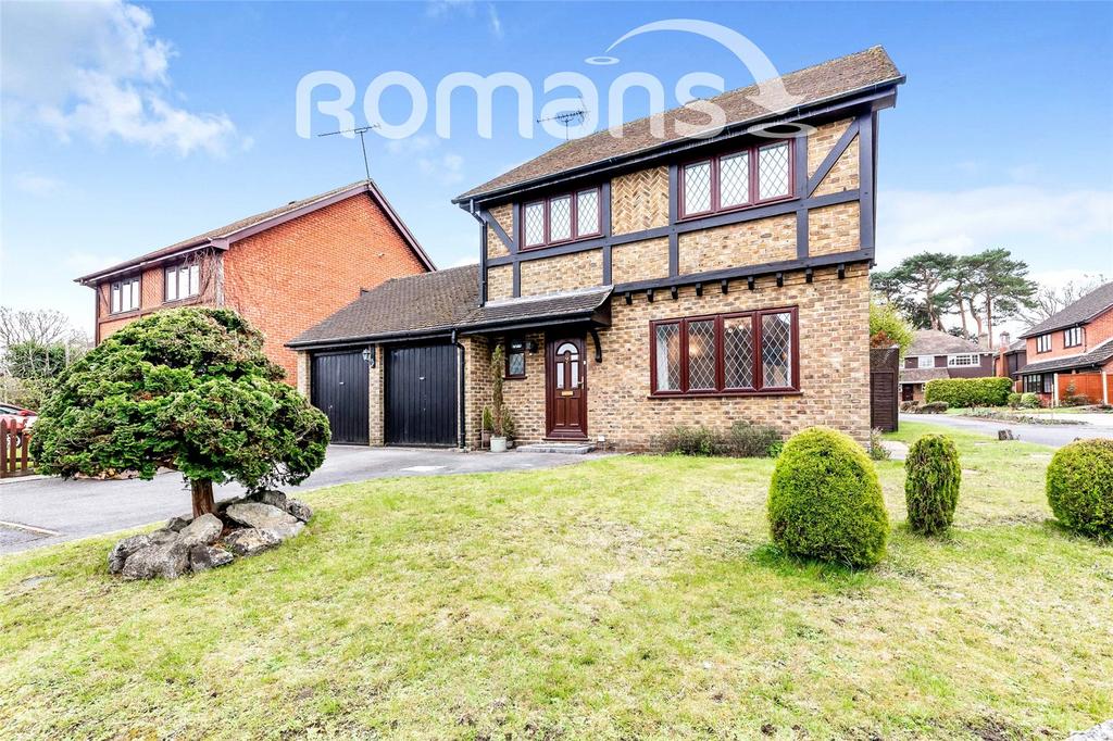 Rashleigh Court, Church Crookham, Fleet 4 bed detached house for sale ...