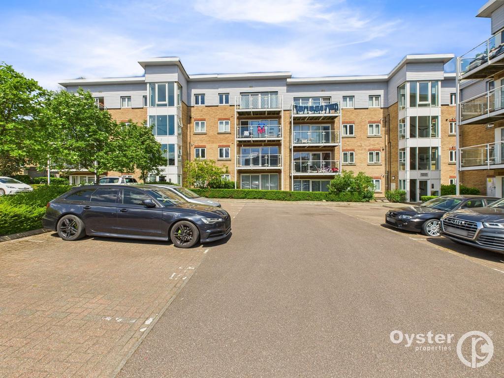 Primrose Close, Luton, LU3 2 bed flat - £1,200 pcm (£277 pw)