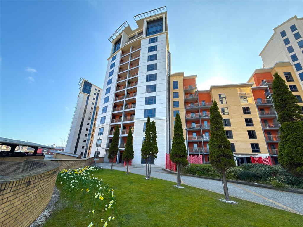 Baltic Quay, Mill Road, Gateshead... 2 bed apartment for sale - £165,000
