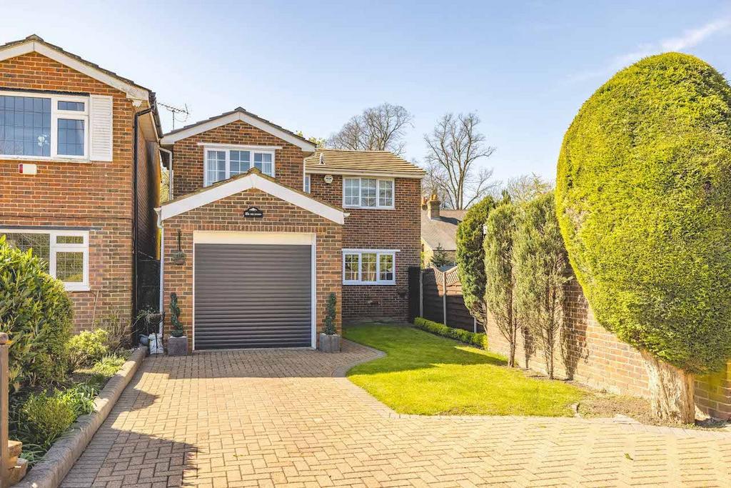 The Myrke, Datchet SL3 3 bed detached house for sale - £650,000