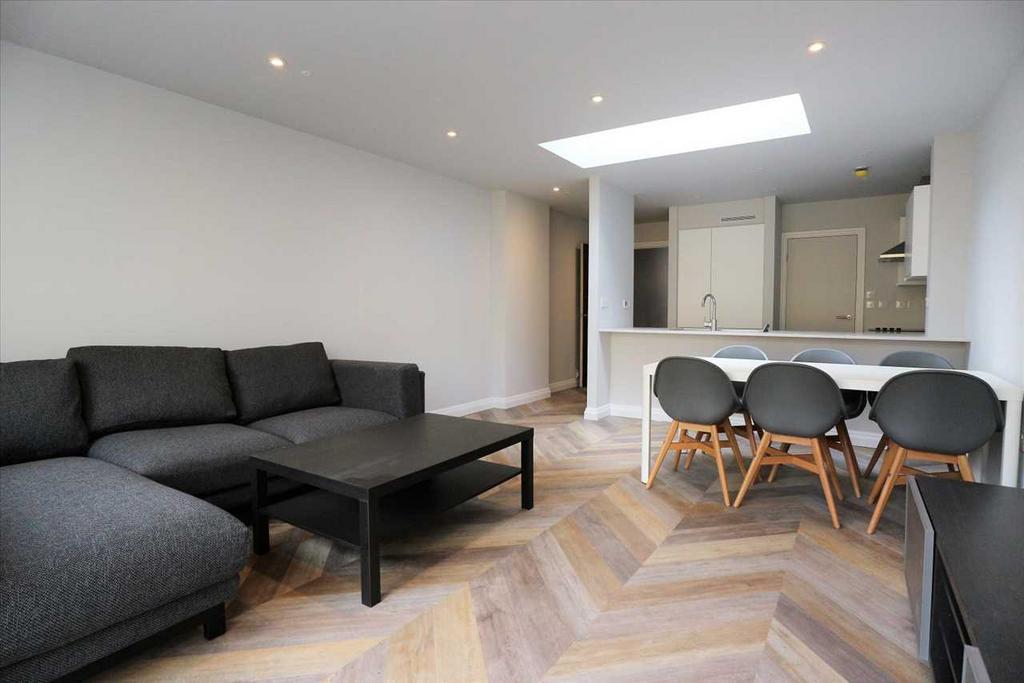 Wallis Terrace, 45 Crusoe Road, Croydon 4 bed terraced house - £2,750 ...