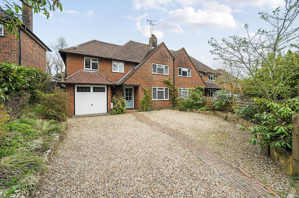 High Lane, Haslemere, Surrey, GU27 3 bed semi-detached house for sale ...