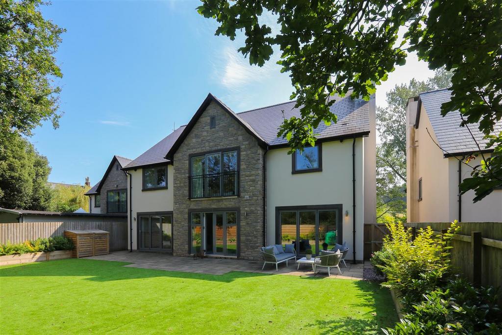 The Paddock, Caerphilly CF83 5 bed detached house - £750,000