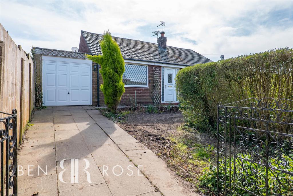 Lawton Close, Higher Wheelton, Chorley 2 bed detached bungalow for sale ...