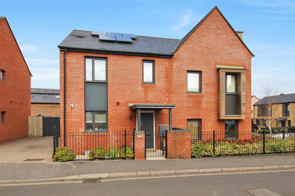 Forester Walk, Bordon 3 bed semi-detached house for sale - £287,000