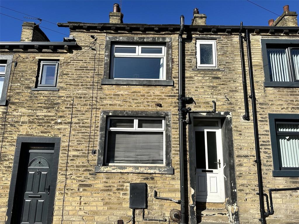 Boothtown Road, Boothtown, Halifax, HX3 2 bed terraced house - £90,000