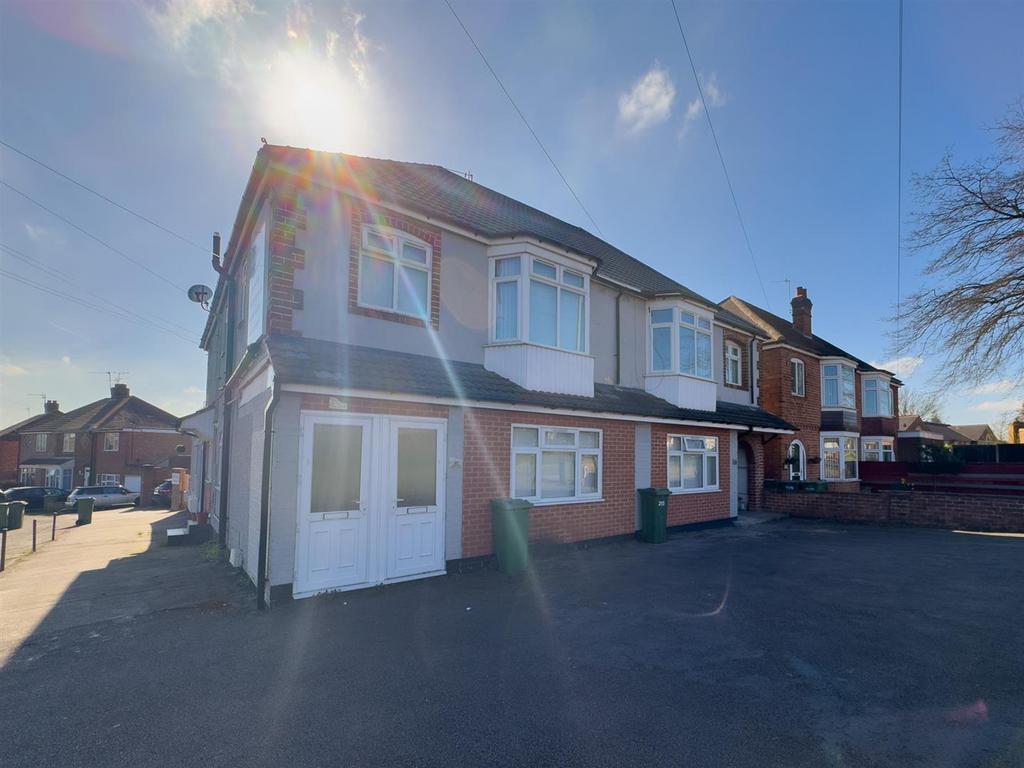 Leicester Road, Leicester LE19 2 bed apartment to rent - £850 pcm (£196 pw)