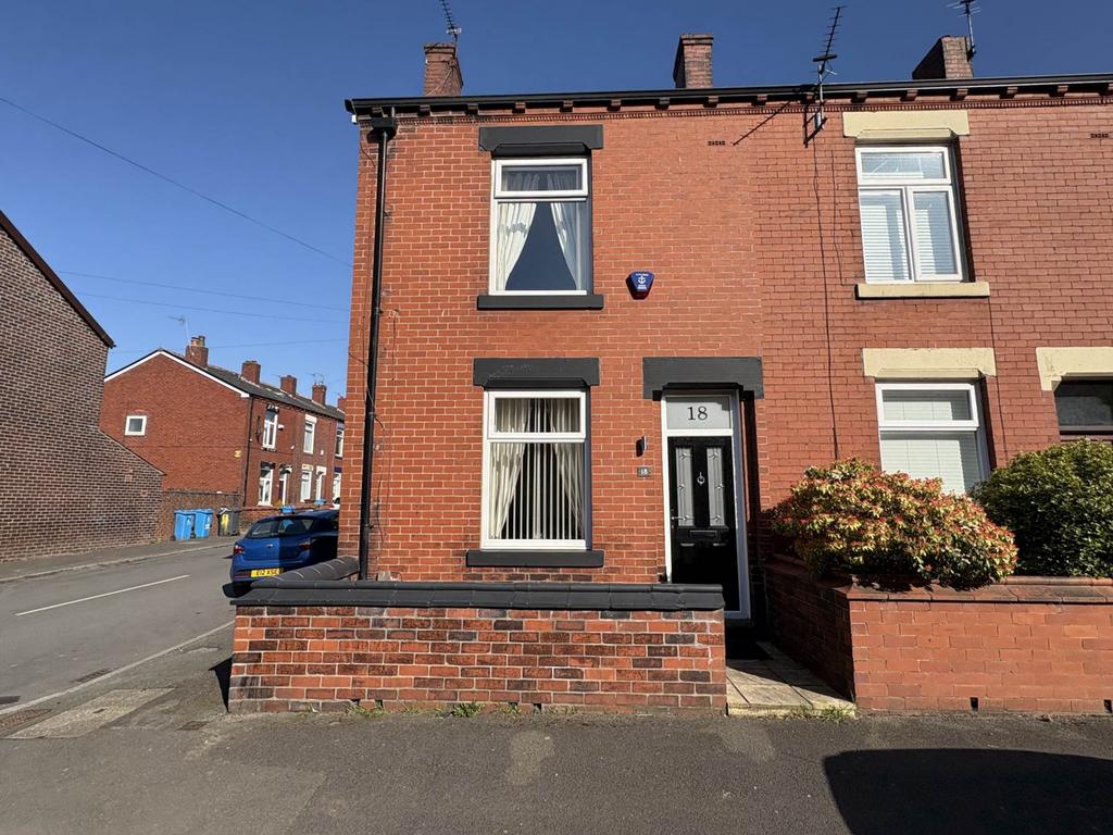 Mellalieu Street, Royton 2 bed end of terrace house - £160,000