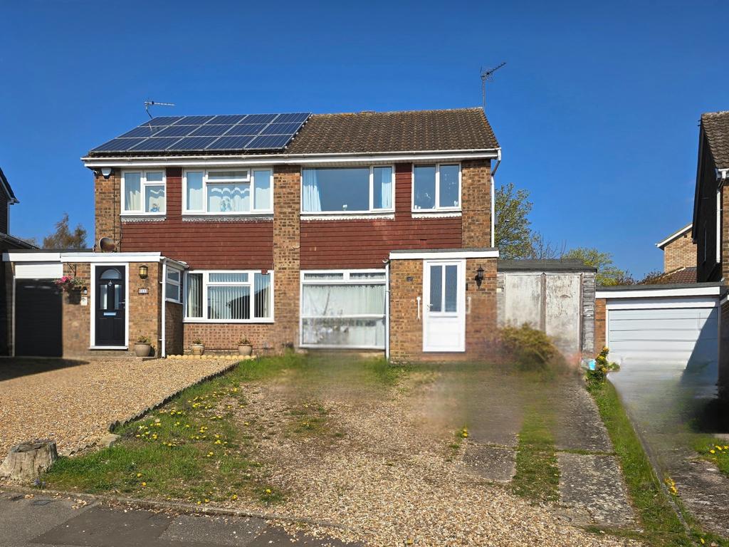 St. Johns Avenue, Kingsthorpe, NN2 8QZ 3 bed semi-detached house - £275,000