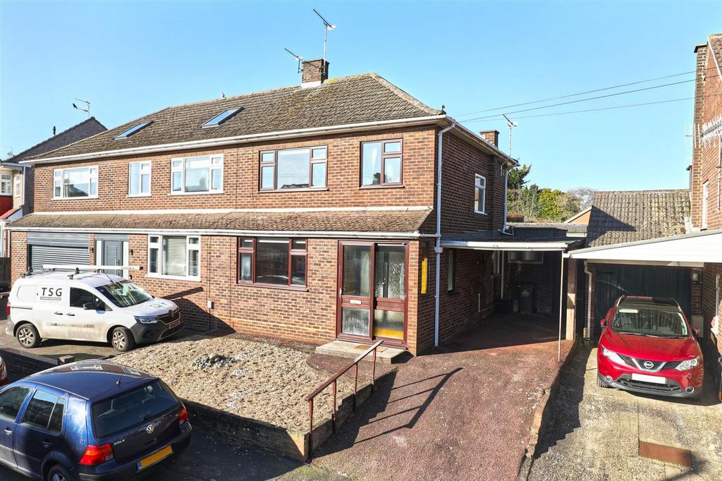 Pear Tree Walk, Cheshunt, EN7 3 bed semi-detached house for sale - £550,000