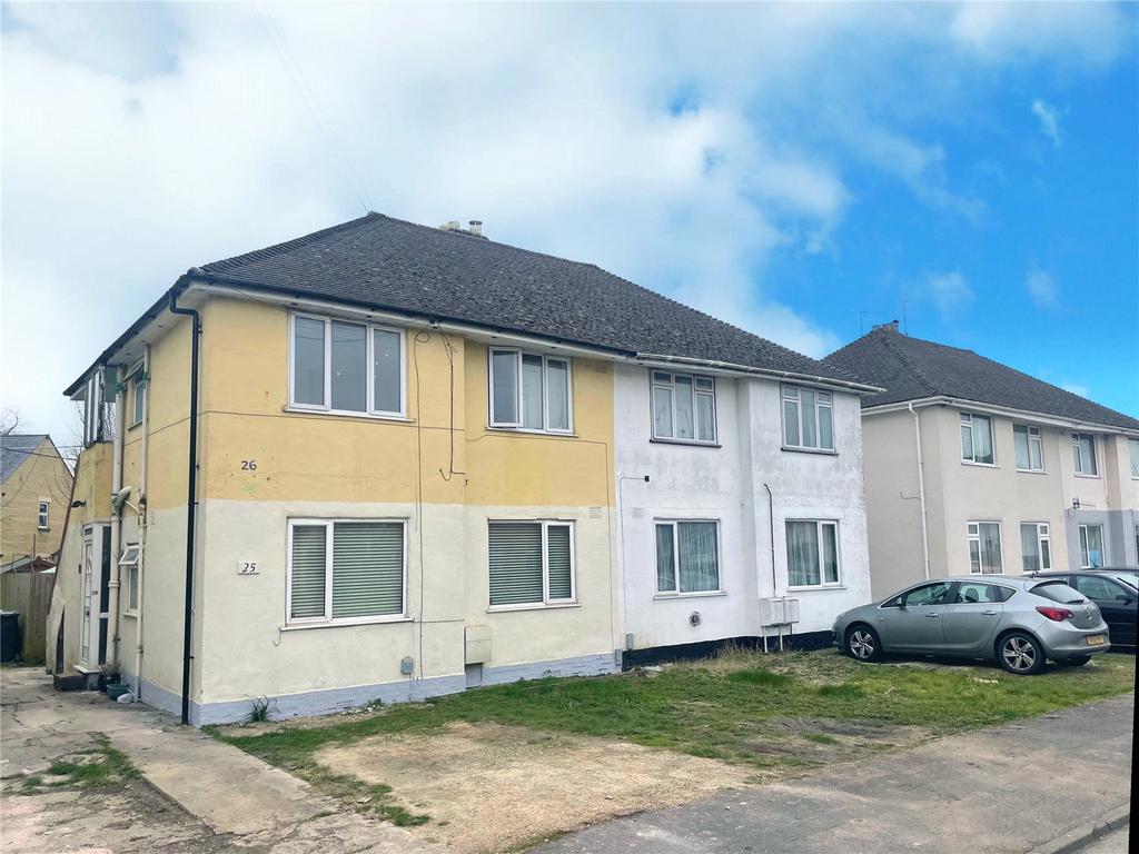 Melmore Gardens, Cirencester... 2 bed apartment for sale - £175,000