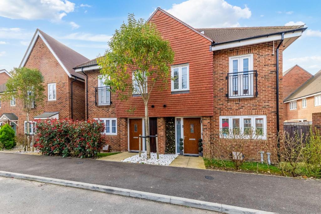 Dover Road, Tadworth 3 bed semi-detached house for sale - £575,000