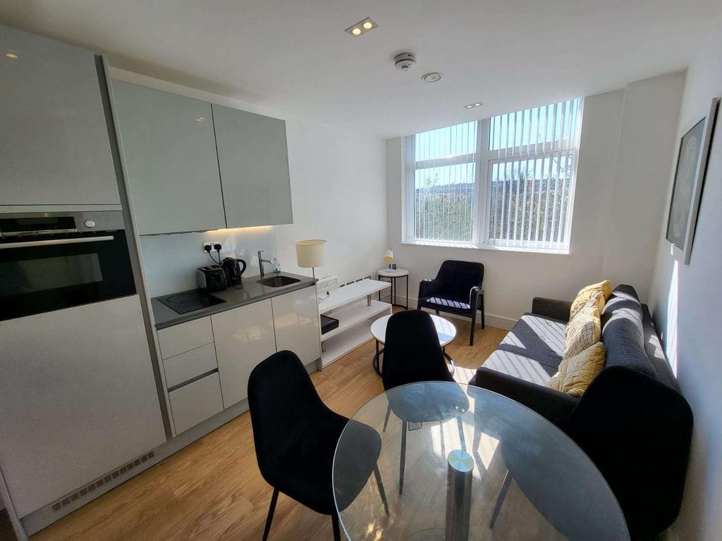 Larporte Way, Luton LU4 2 bed flat - £160,000