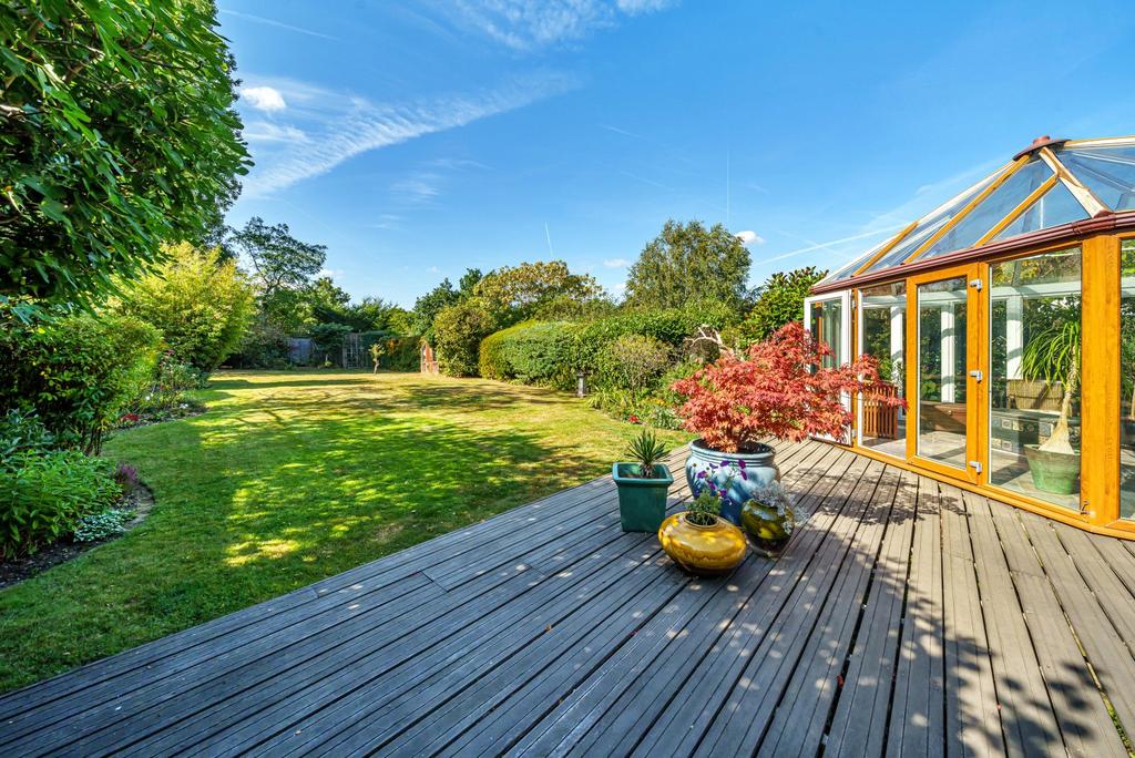 Ockham Road North, West Horsley, KT24 3 bed chalet - £875,000
