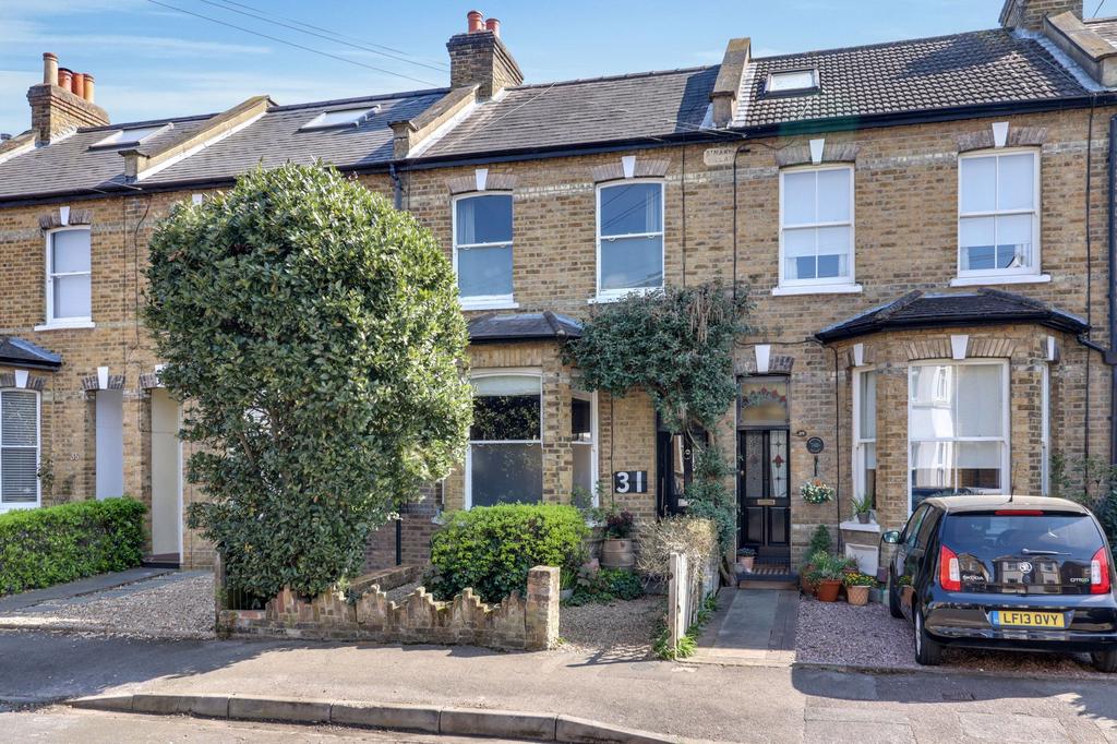Pemberton Road, East Molesey, KT8 3 bed terraced house for sale - £899,950
