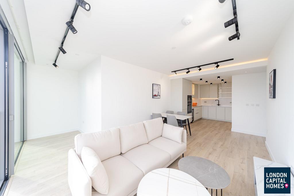 Valencia Tower, 3 Bollinder Place... 3 bed apartment to rent - £5,400 ...