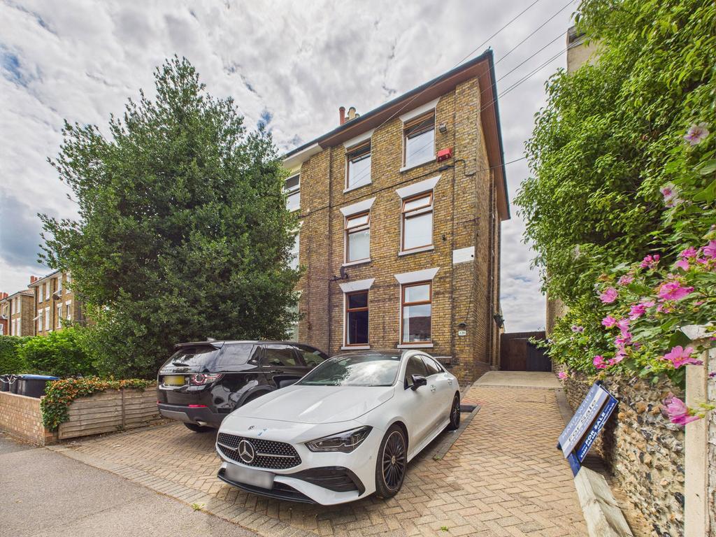 Grange Road, Ramsgate CT11 6 bed semi-detached house for sale - £625,000