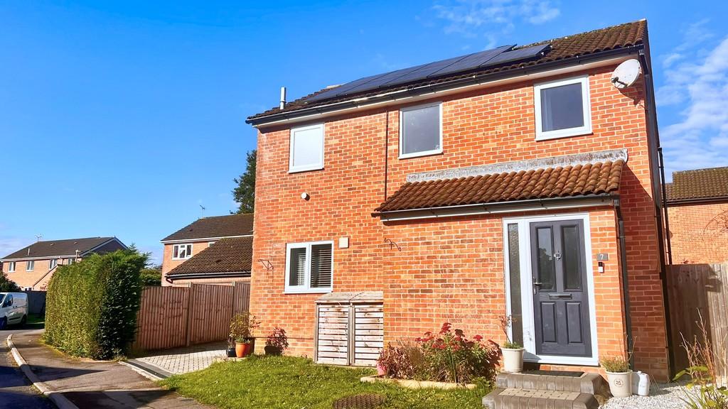Nightingale Road, Petersfield GU32 3 bed detached house for sale - £450,000