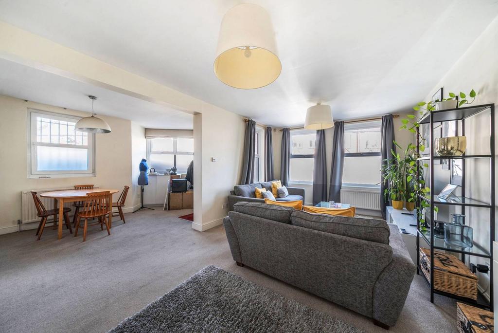 Cavendish Road, Balham, London, SW12 2 bed flat for sale - £675,000